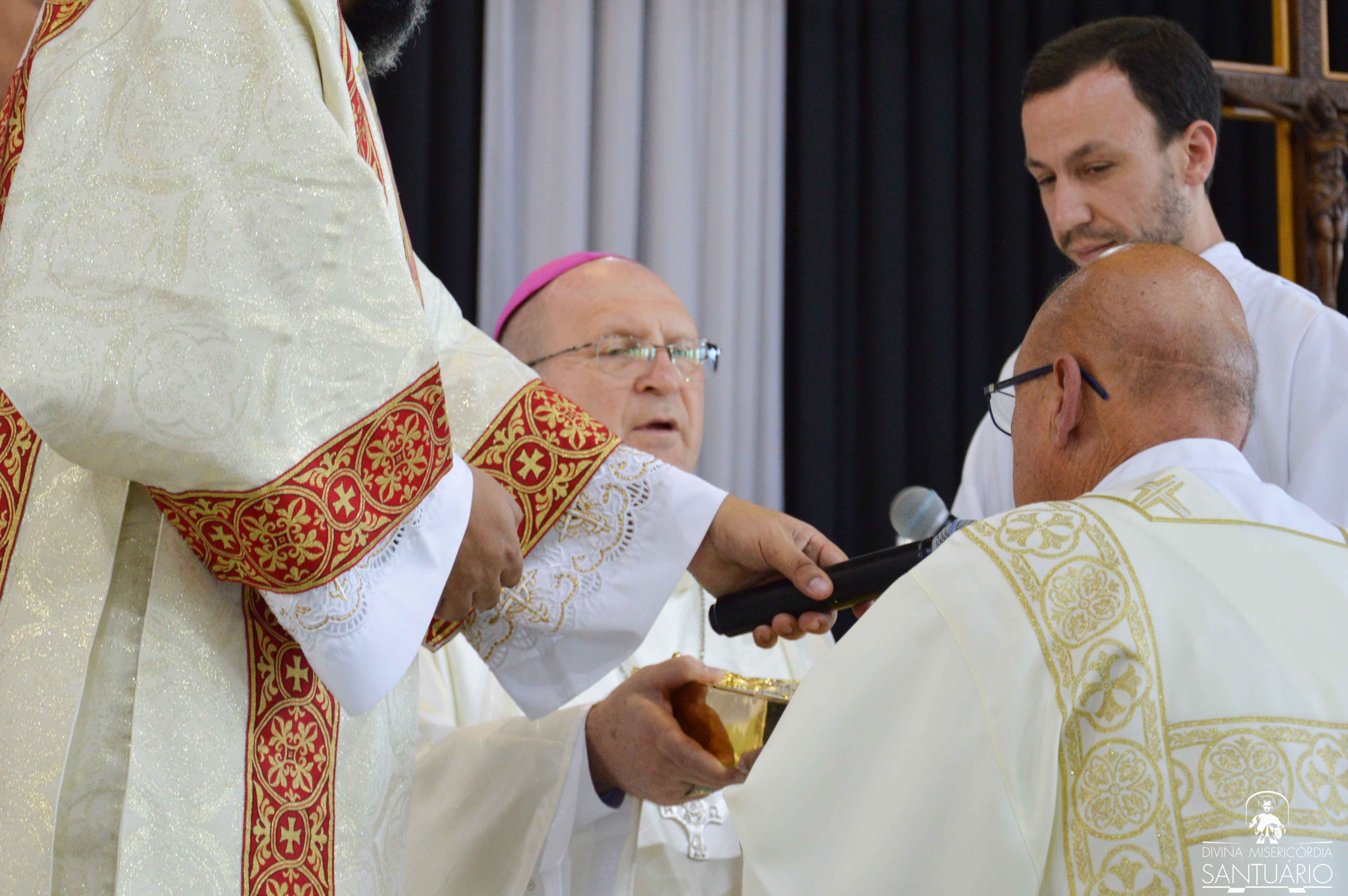 Ordenação Diaconal no Santuário da Divina Misericórdia - Portal Divina ...